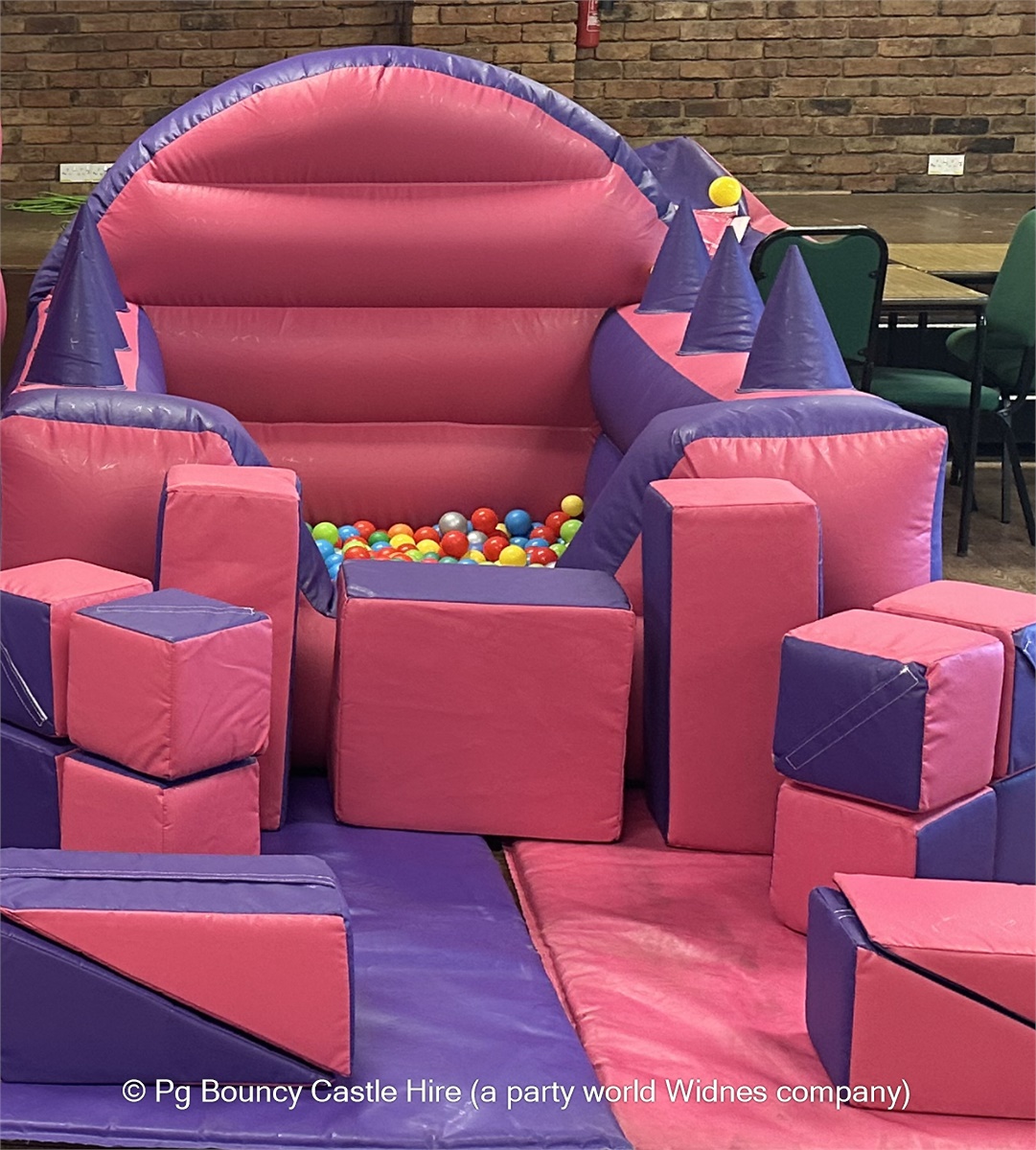 Frozen 2 Bouncy Castle Soft Play & Ball Pit 1000 Balls 3 Mats Package ...